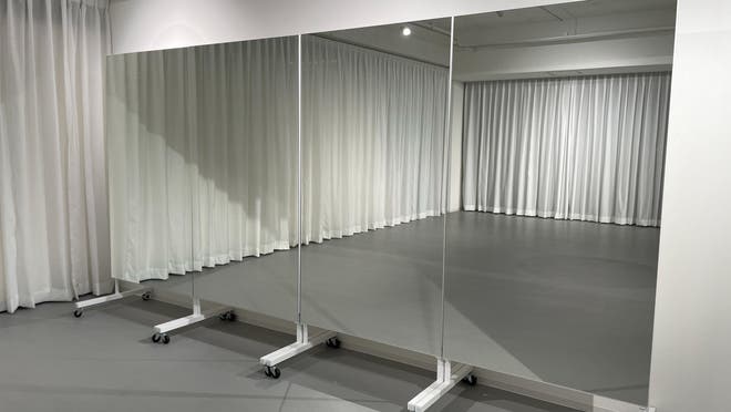 大阪本町駅近の白く洗練されたレンタルスペースの写真9