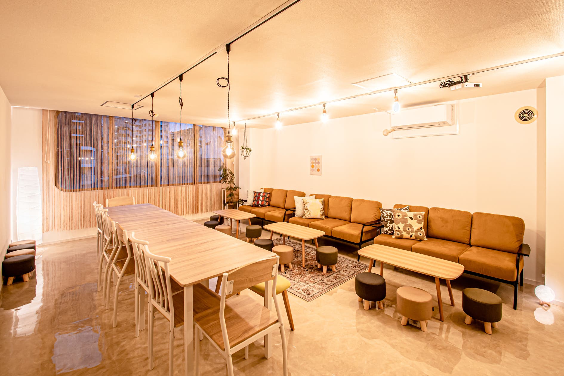 @400円/hほどで1フロア貸切🎉毎回清掃🧹最大40名🙆‍♀広々空間🍷24H🌠120㌅大画面プロジェクター🎥スマホ・PC投影💻の写真11