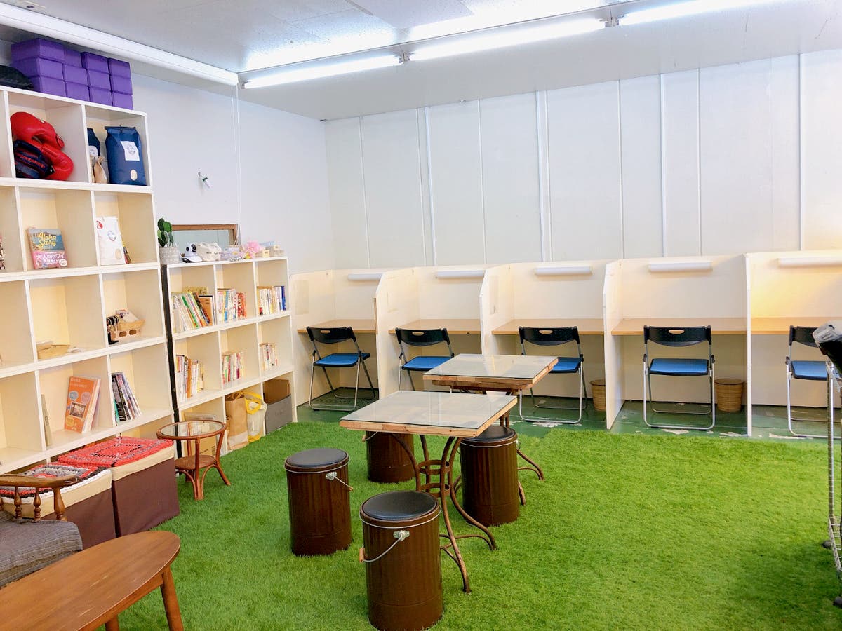 ファミリー会・パーティー・ママ会・撮影会・映画上映会・会議利用などに黄色いテントが目印！みんなの秘密基地レンタルスぺース♪の写真1