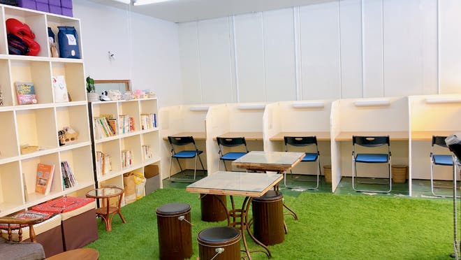 ファミリー会・パーティー・ママ会・撮影会・映画上映会・会議利用などに黄色いテントが目印!みんなの秘密基地レンタルスぺース♪の写真1