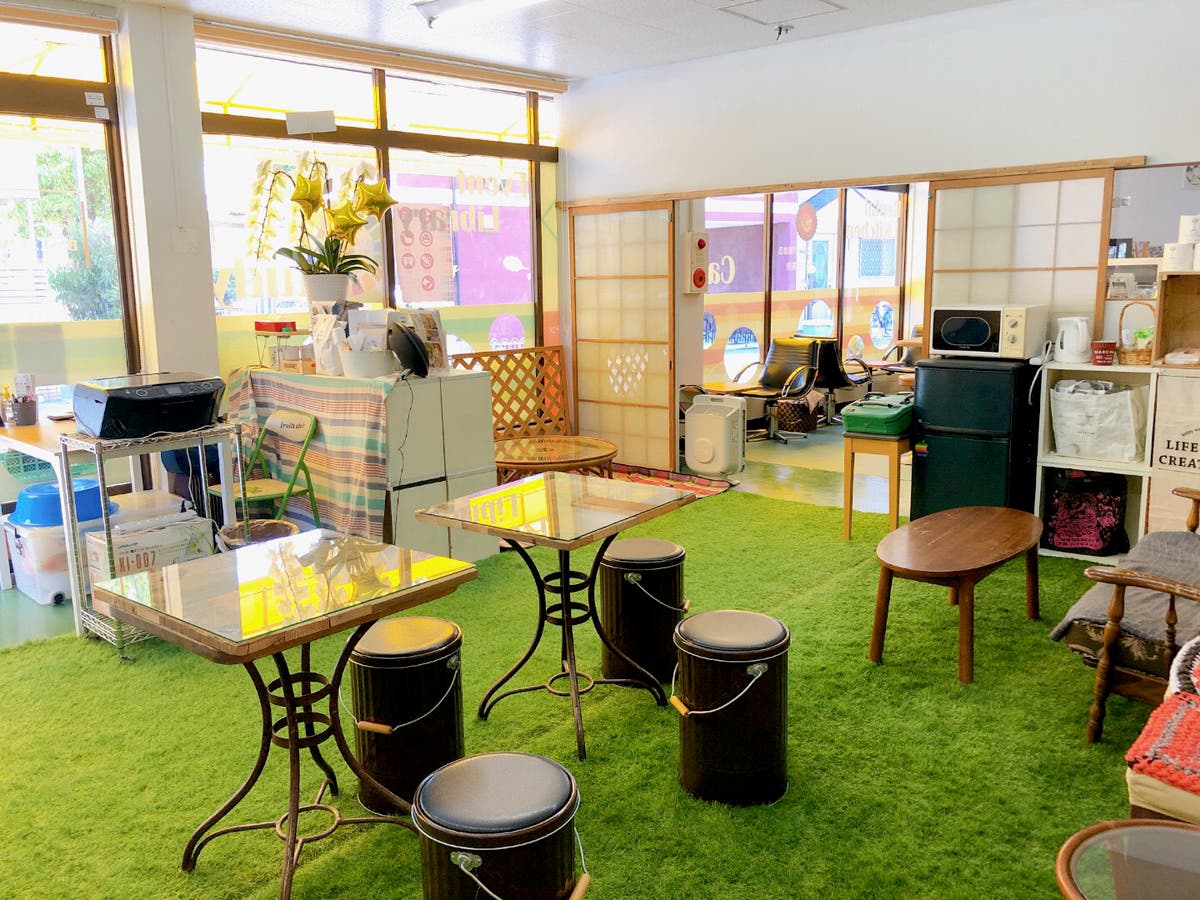 ファミリー会・パーティー・ママ会・撮影会・映画上映会・会議利用などに黄色いテントが目印！みんなの秘密基地レンタルスぺース♪の写真2