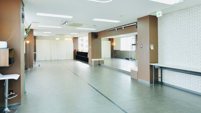 【レッスンにオススメ】仙台駅徒歩10分!大型鏡4枚・会議は最大35名の写真1