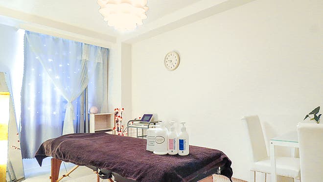 麻布十番駅すぐ‼︎個室お貸し出しします。アロマ・マッサージ・整体・ネイル等のレンタルスペースの写真1