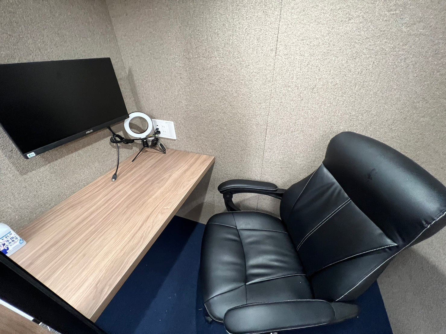 ＜RemoteworkBOX 共新ビル店【No.2】＞完全個室⭐️Wi-Fi無料！/2時間以上の利用でお得！の写真2