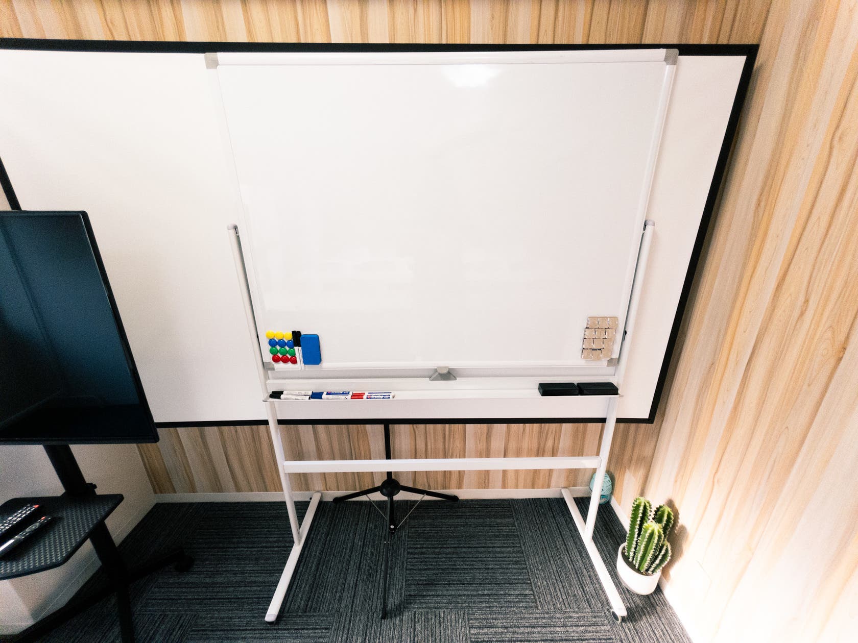 全身鏡◆新式エアコン◆中型冷蔵庫◆高速光◆ゴミ捨無料◆ドリンク豊富◆土足OKの写真13