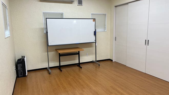 広い無料駐車場併設!【Room B 10名程度のご利用に】教室・会議・会合・勉強会に! /レビューを書いて割引!の写真5