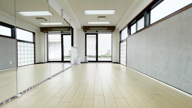 【JR千葉駅徒歩3分】★ ヨガ・ダンスの個人レッスンはもとより、サロン、打合せなどにも最適なスペース★の写真1