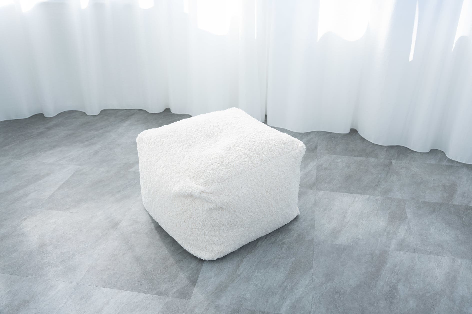 【NEW✨白いスタジオ】3面採光／自然光スタジオ／尼崎塚口には珍しいオシャレな雰囲気の撮影スタジオの写真9