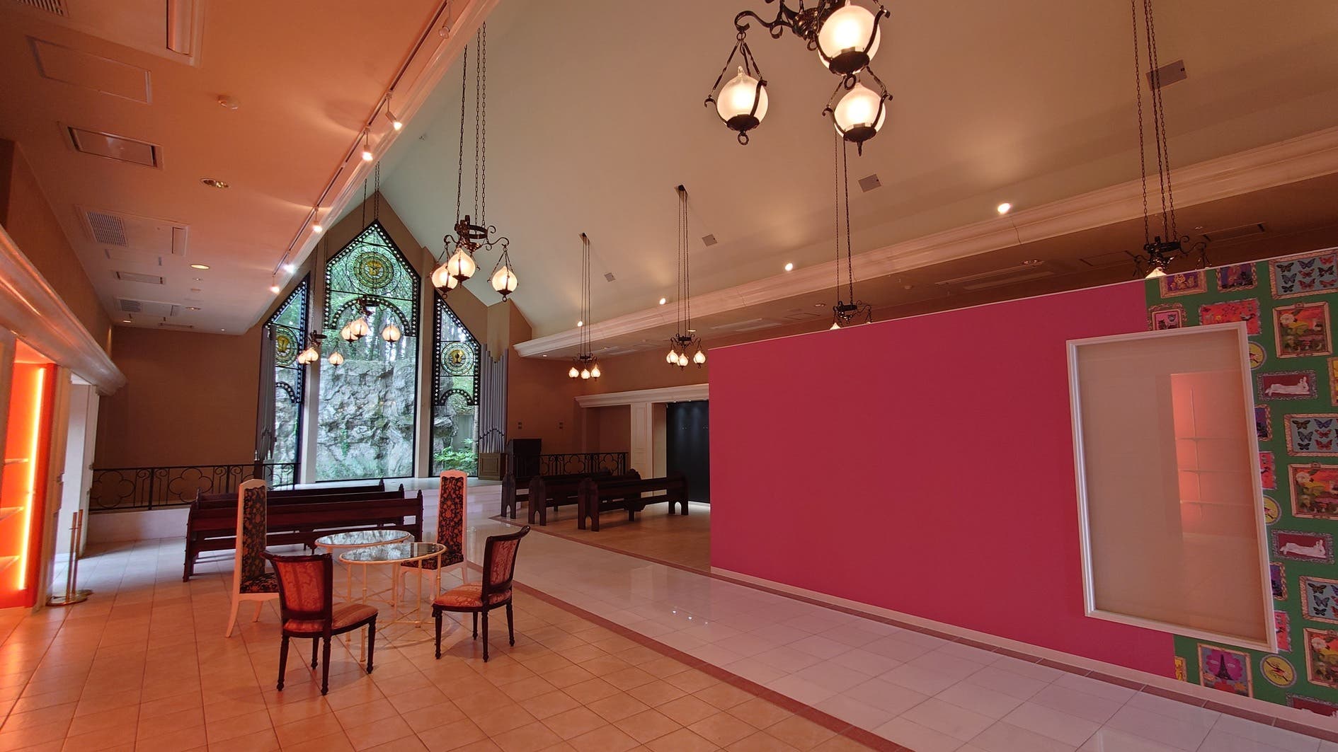 佐野市奈良渕町にある元結婚式場の教会　多目的スペース　の写真6