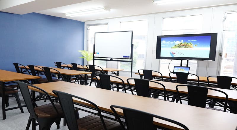 千葉駅西口徒歩2分/最大18名/飲食/無料Wifi/会議/テレワーク/ボードゲーム/ワークショップ