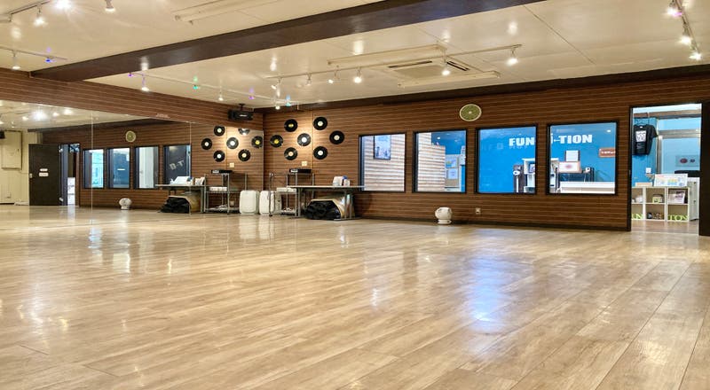 【東中野駅徒歩5分】20名まで入れるダンススタジオ/Wi-Fi有/見学ブース付/ダンス・ヨガ・演劇芝居・ベビーマッサージなど