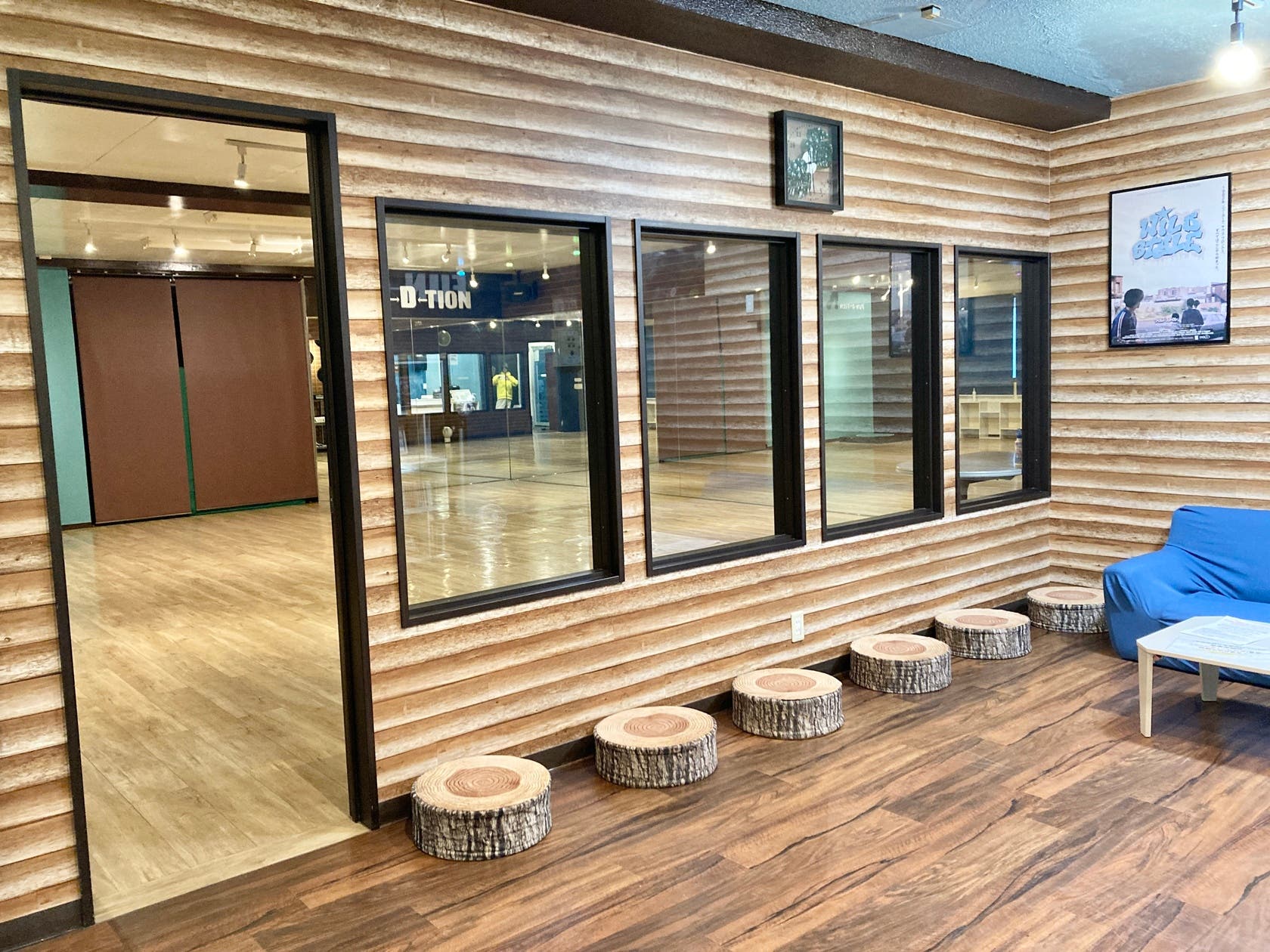 【東中野駅徒歩5分】20名まで入れるダンススタジオ/Wi-Fi有/見学ブース付/ダンス・ヨガ・演劇芝居・ベビーマッサージなどの写真9