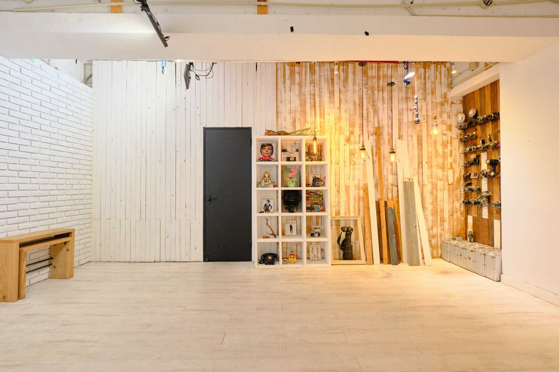 【アイスタ名古屋】駅徒歩３分以内！ 照明機材充実のレンタルスタジオの写真5