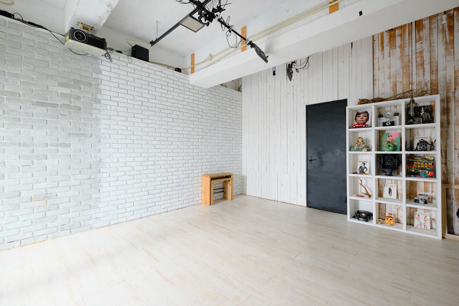 【アイスタ名古屋】駅徒歩３分以内！ 照明機材充実のレンタルスタジオの写真6