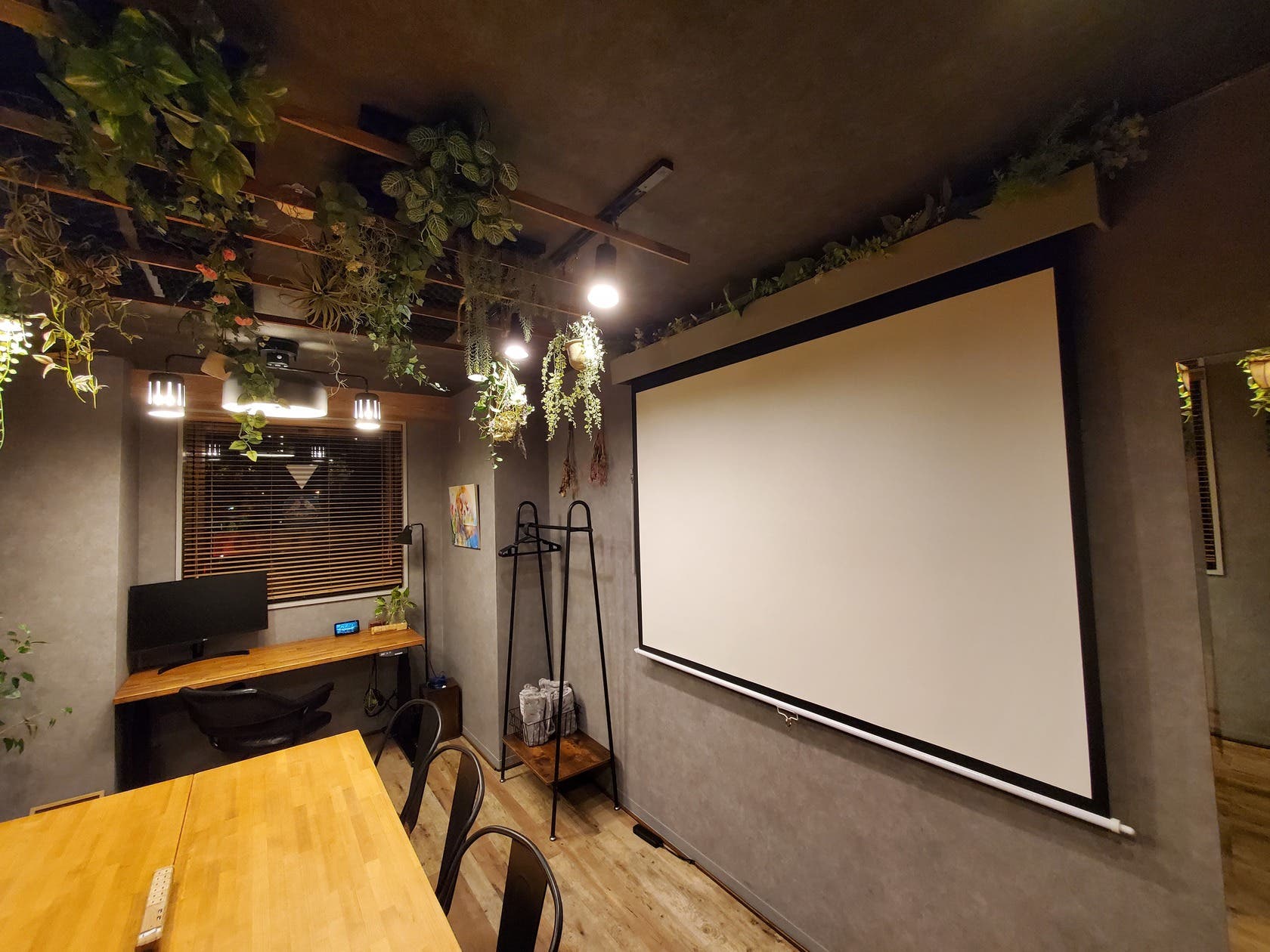 【カフェ風】充実設備🚃北浜5分👢土足OK✨光&有線LAN🪞ミラー🎥プロジェクタ☀二面採光🖥️モニター4台【会議室】の写真19