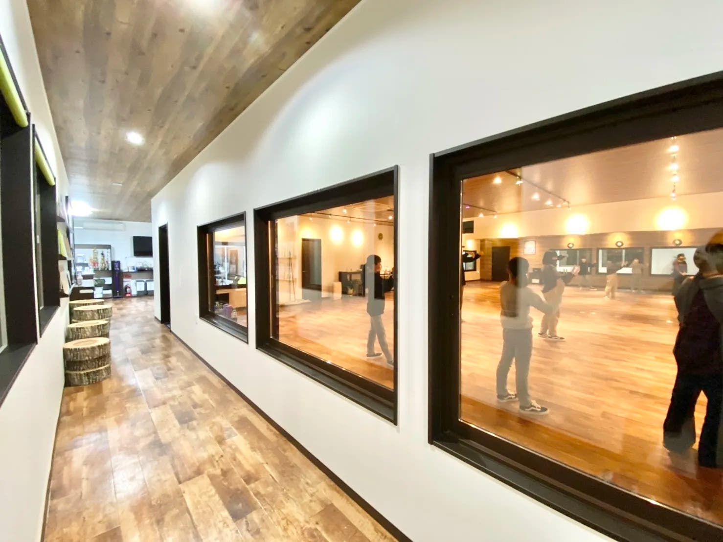 【ミニスタ／9m×5.5m／最大15名】新茂原駅徒歩6分・駐車場35台。ダンスレッスン／舞台／リハーサルなどに最適なスタジオの写真12