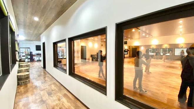 【デカスタ/14m×8m/最大40名】新茂原駅徒歩6分・駐車場35台。ダンスレッスン/舞台/リハーサルなどに最適なスタジオの写真8