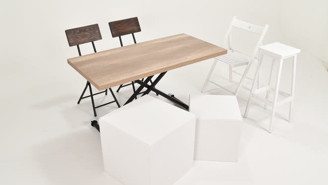 白ホリゾント撮影スタジオ。天井高2.7m。ストロボ・カラーLED・ソフトボックス・スタンドなど豊富な撮影機材。 の写真6