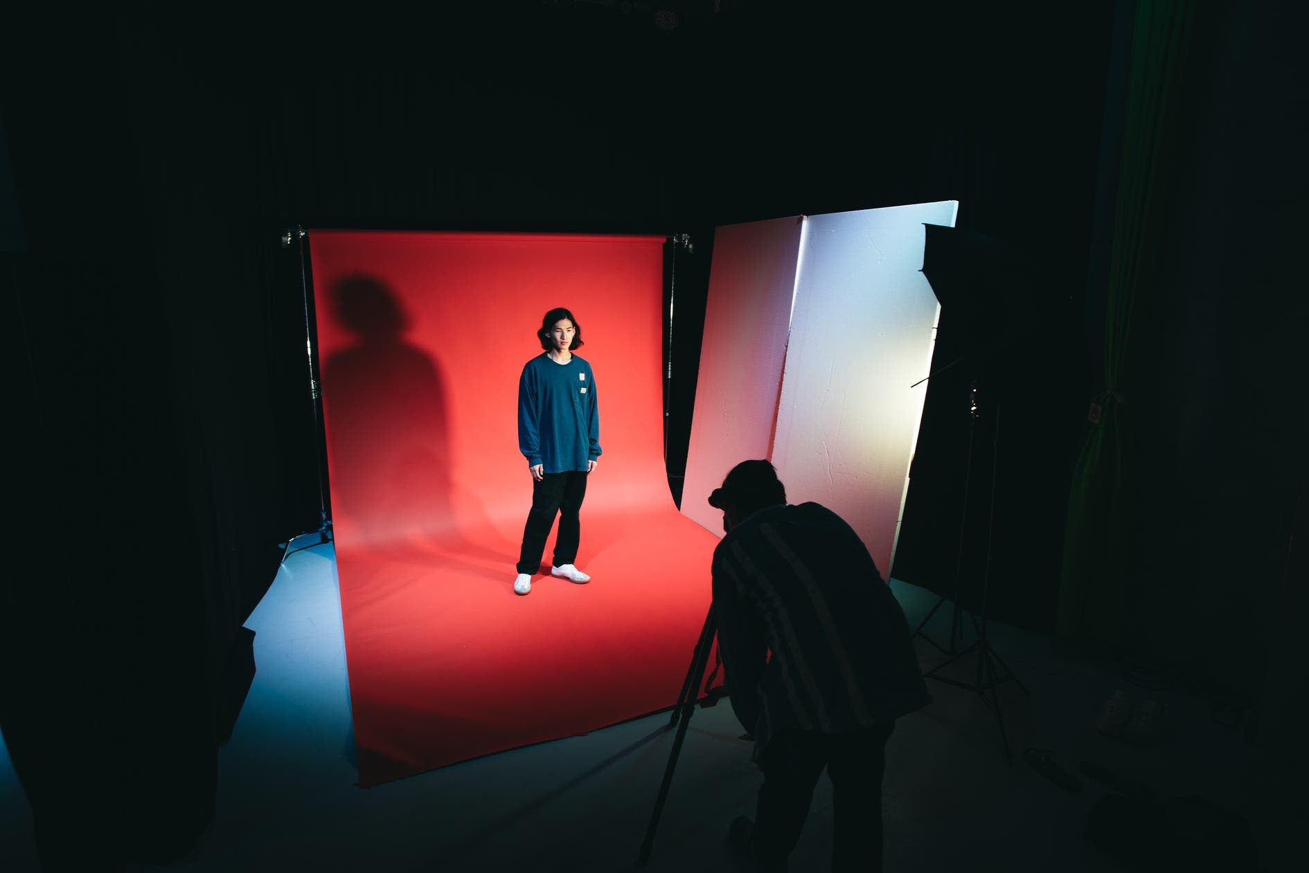 ベストホスト運営✨ 天高5m駅30秒の格安撮影スタジオ！各種撮影用照明、黒バック、グリーンバック、有線LAN完備！の写真5