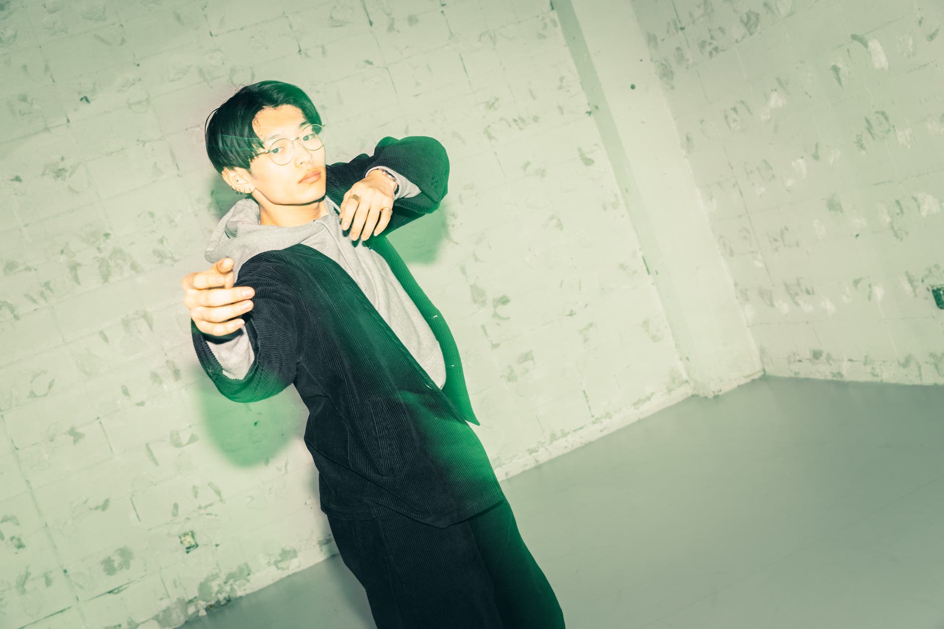 ベストホスト運営✨ 天高5m駅30秒の格安撮影スタジオ！各種撮影用照明、黒バック、グリーンバック、有線LAN完備！の写真10