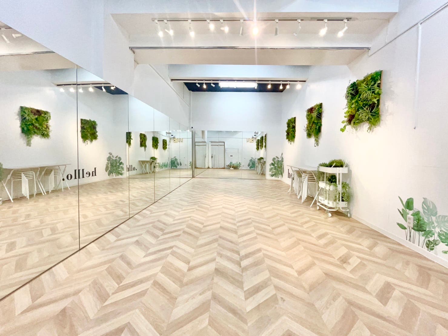 【御徒町駅4分】2面大型鏡計10m／天井の高い綺麗で広いスタジオでダンス・ポージング・ヨガ・演劇・撮影・楽器演奏可☆の写真4