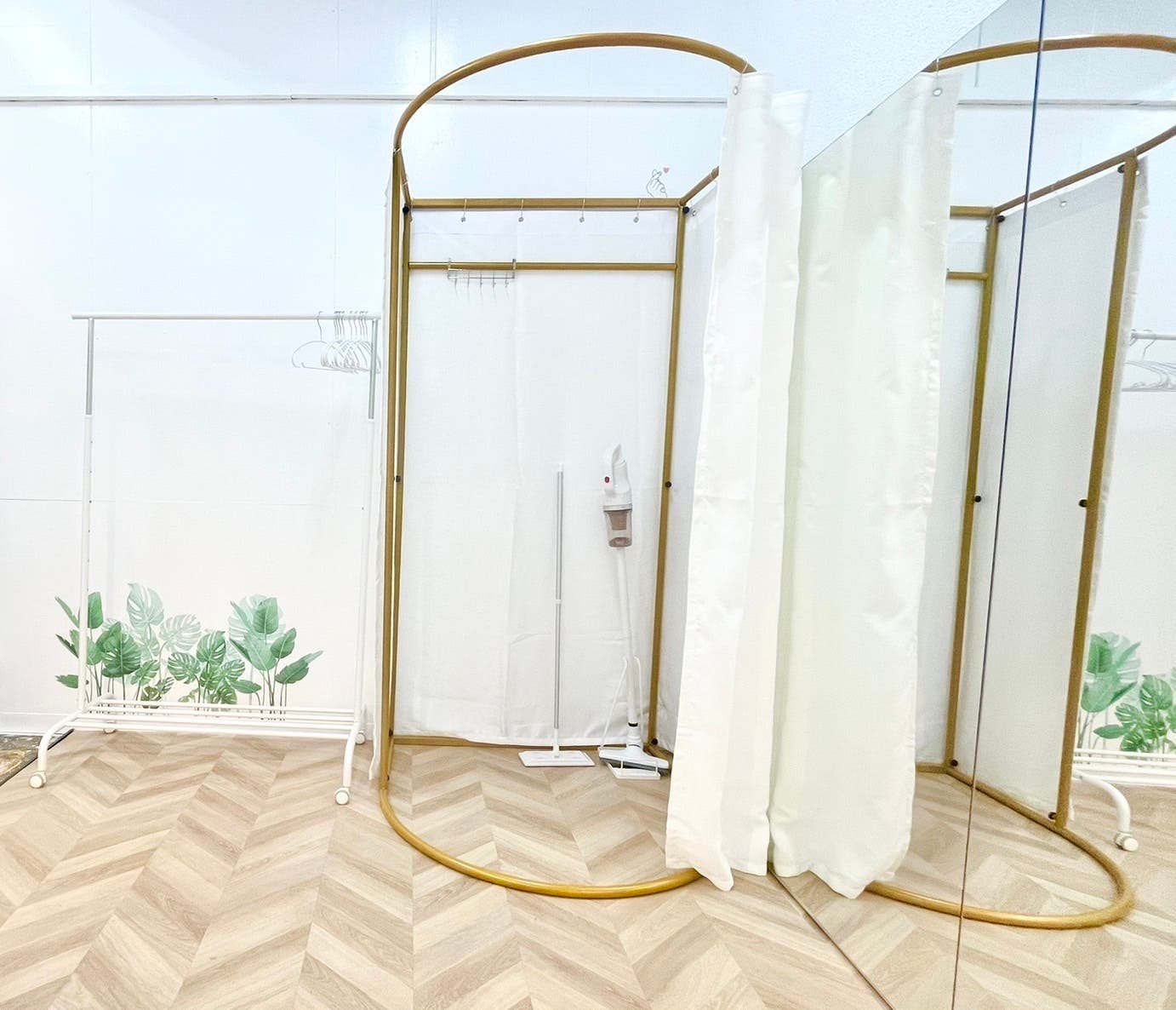 【御徒町駅4分】2面大型鏡計10m／天井の高い綺麗で広いスタジオでダンス・ポージング・ヨガ・演劇・撮影・楽器演奏可☆の写真9