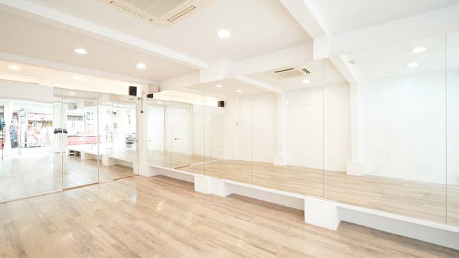 福島区野田新橋筋商店街の中☆福島区の多目的レンタルスペースの写真1