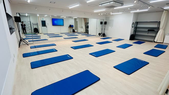 黄金町駅から徒歩3分、75㎡、社交ダンス、バレエ、ヨガ、セミナー・会議、wifi有、飲食可、巨大モニターありの写真2