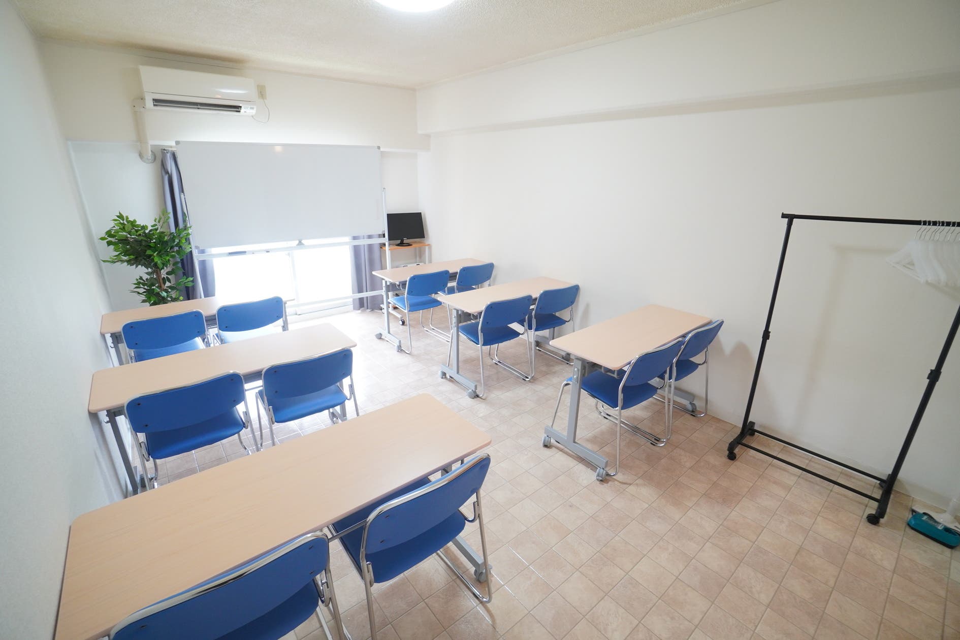 ＜新大阪レンタル会議室＞駅近🚃光回線Wi-Fi📶モニター🖥会議/商談/テレワーク/Zoom/作業場所/自習の写真1