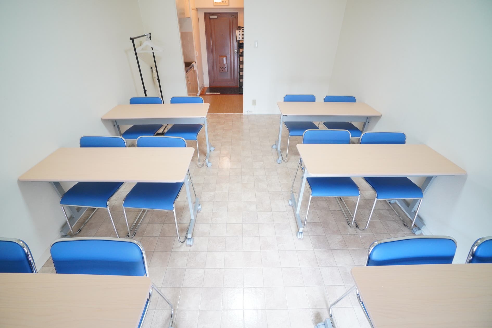 ＜新大阪レンタル会議室＞駅近🚃光回線Wi-Fi📶モニター🖥会議/商談/テレワーク/Zoom/作業場所/自習の写真7