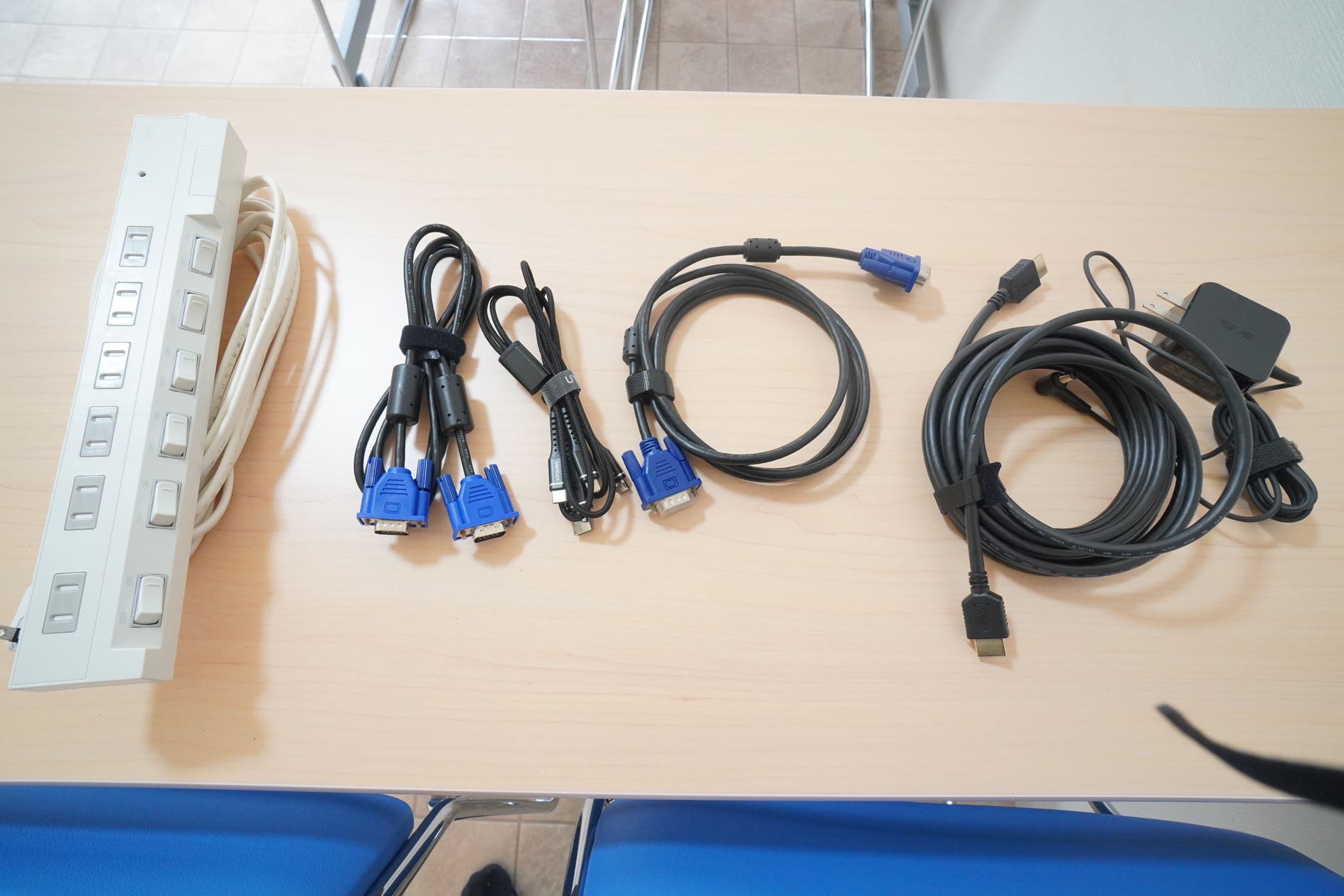 ＜新大阪レンタル会議室＞駅近🚃光回線Wi-Fi📶モニター🖥会議/商談/テレワーク/Zoom/作業場所/自習の写真11