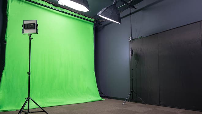 【Studio v.v.】クロマキー撮影・電子黒板撮影ができる大阪の撮影スタジオ/防音/動画撮影/動画配信/セミナー配信/商用可の写真1