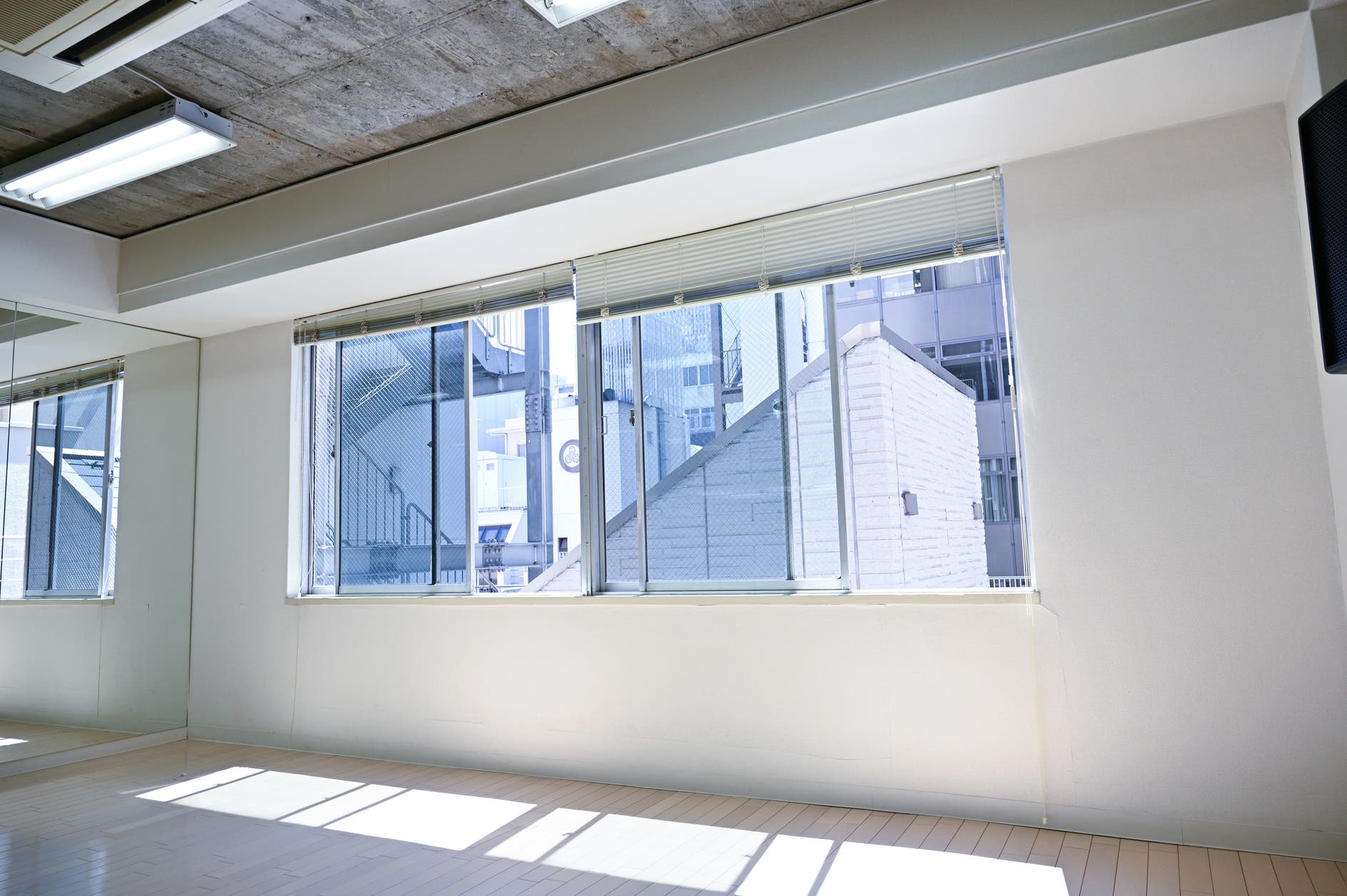 【貸しスタジオ】赤坂見附駅徒歩10秒！＼地域最大級／　ヨガ・ピラティス・フラダンス等に最適！の写真6