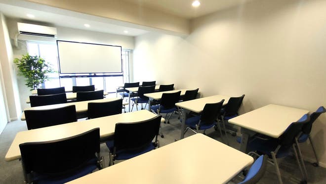 〈ウーブル博多〉【博多駅3分/定員20名】高速光Wi-Fi/プロジェクタースクリーン/フルリノベーション会議室の写真1