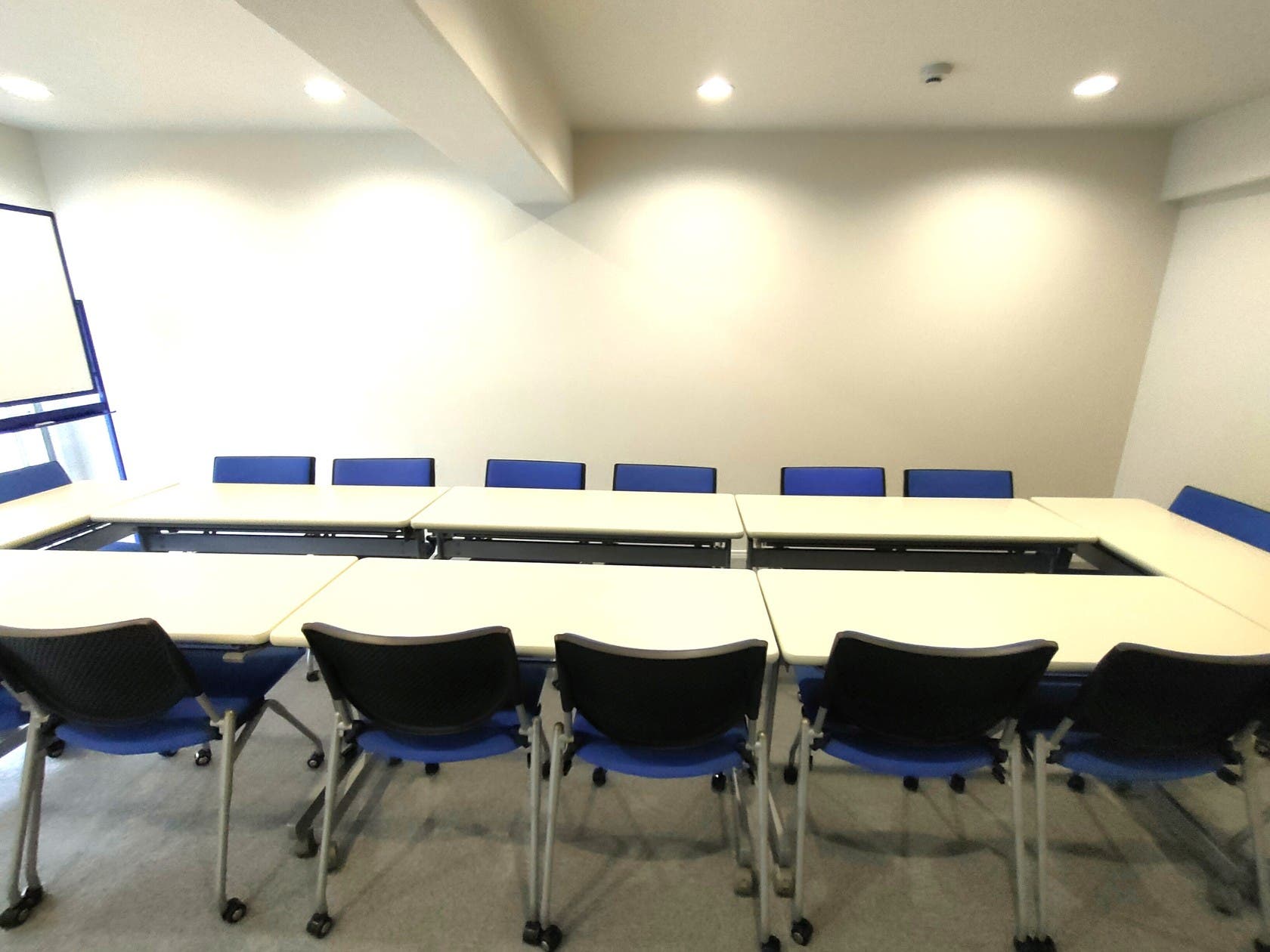 〈ウーブル博多〉【博多駅3分/定員20名】高速光Wi-Fi/プロジェクタースクリーン/フルリノベーション会議室の写真7