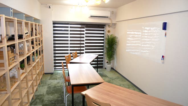 「高田馬場駅 徒歩2分🚶!大型モニター、電子レンジ、調理器具で、セミナーから懇親会、女子会などに最適👥✨」の写真8