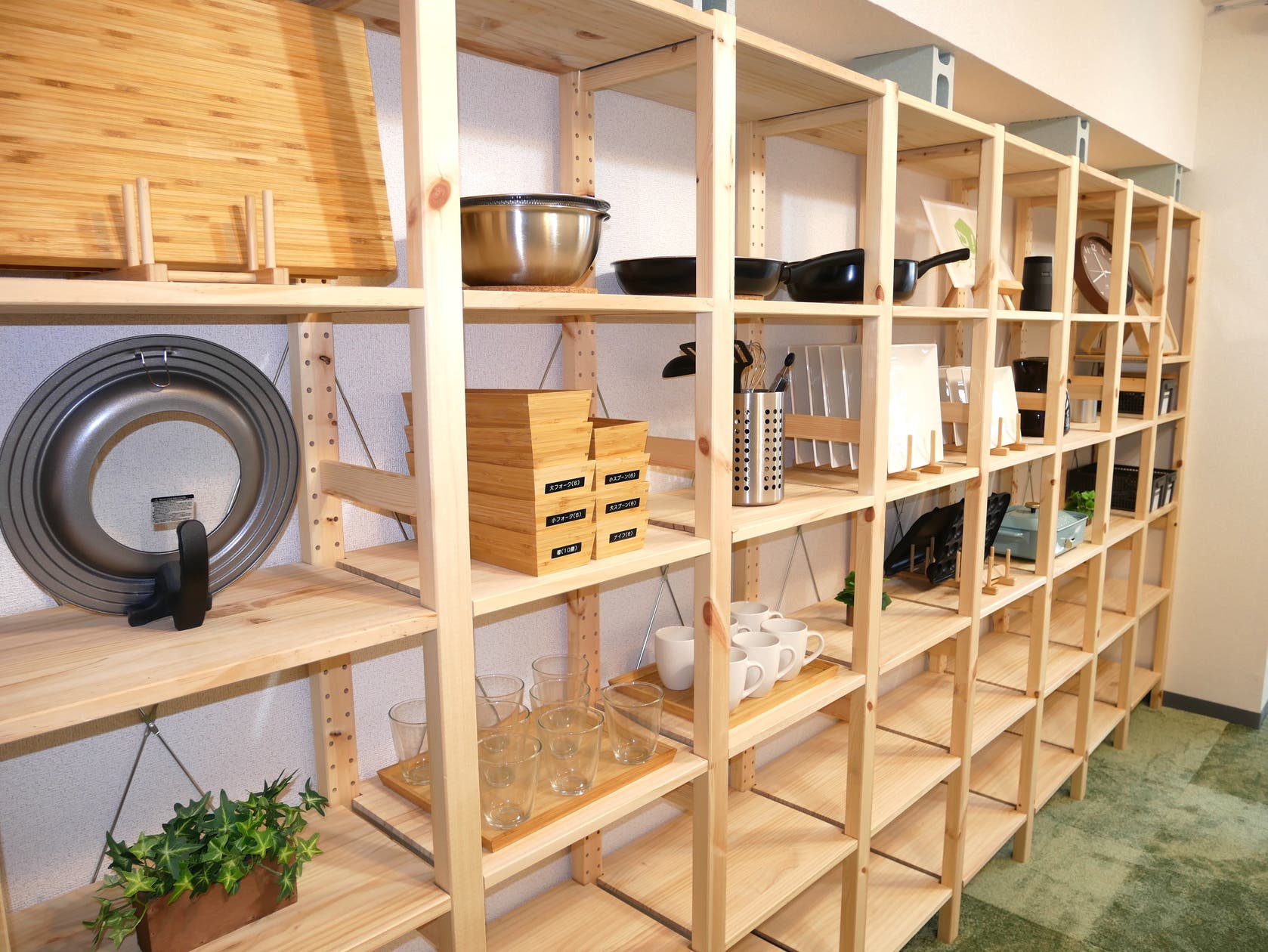 「高田馬場駅 徒歩2分🚶！大型モニター、電子レンジ、調理器具で、セミナーから懇親会、女子会などに最適👥✨」の写真10