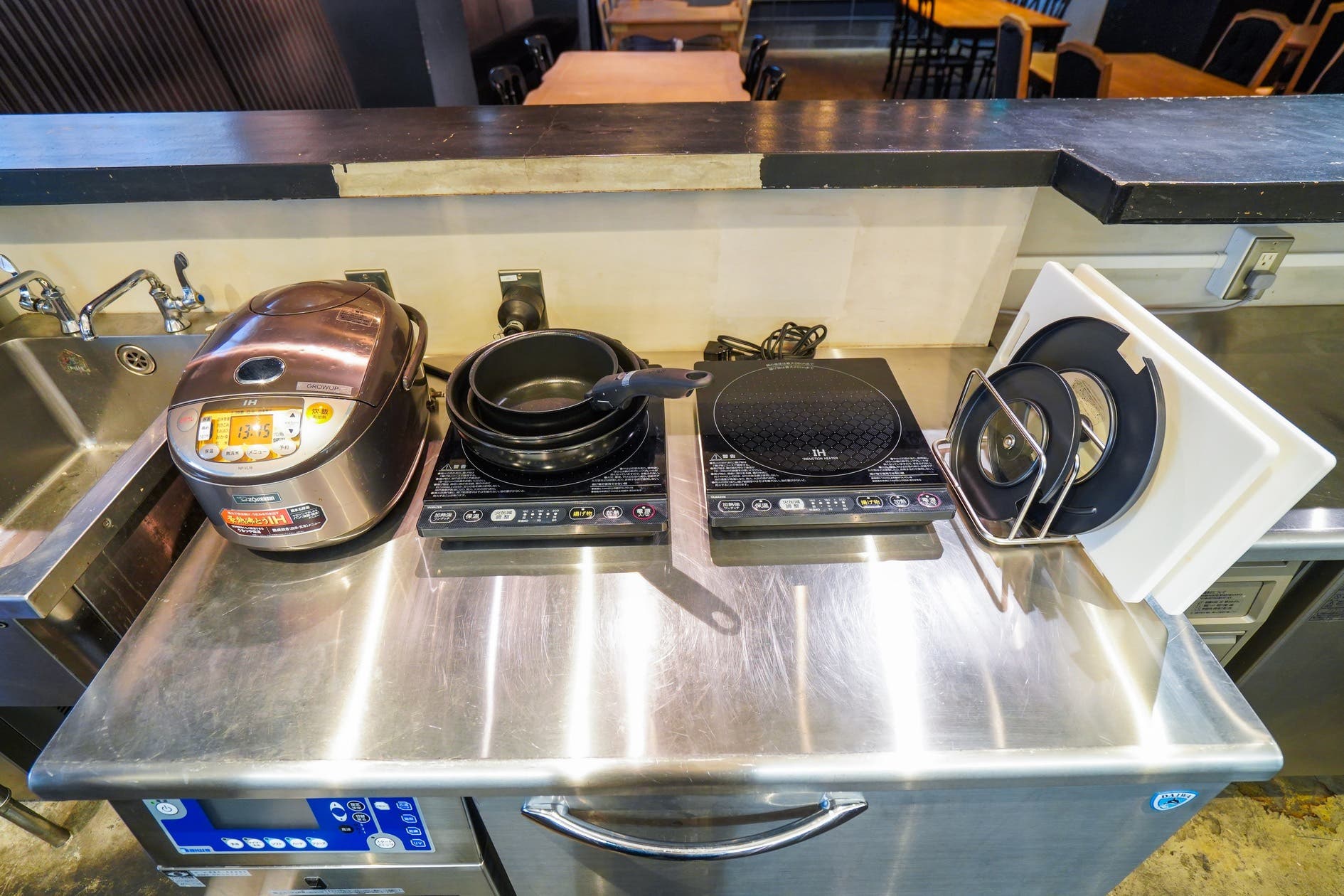 キッチン機材の一式レンタルの画像1