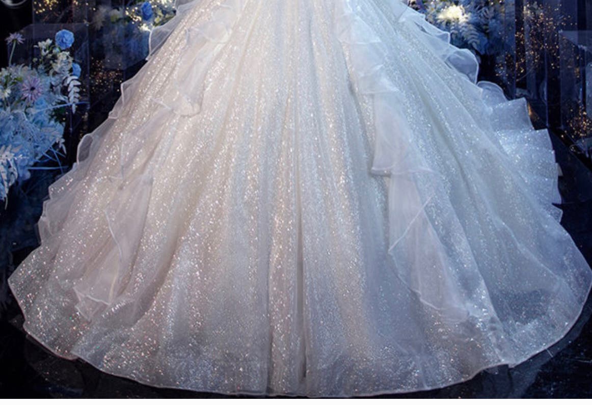 ウエディングドレスのレンタルの画像2