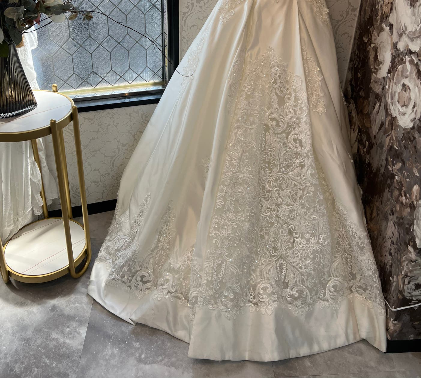 ウエディングドレスレンタルの画像2