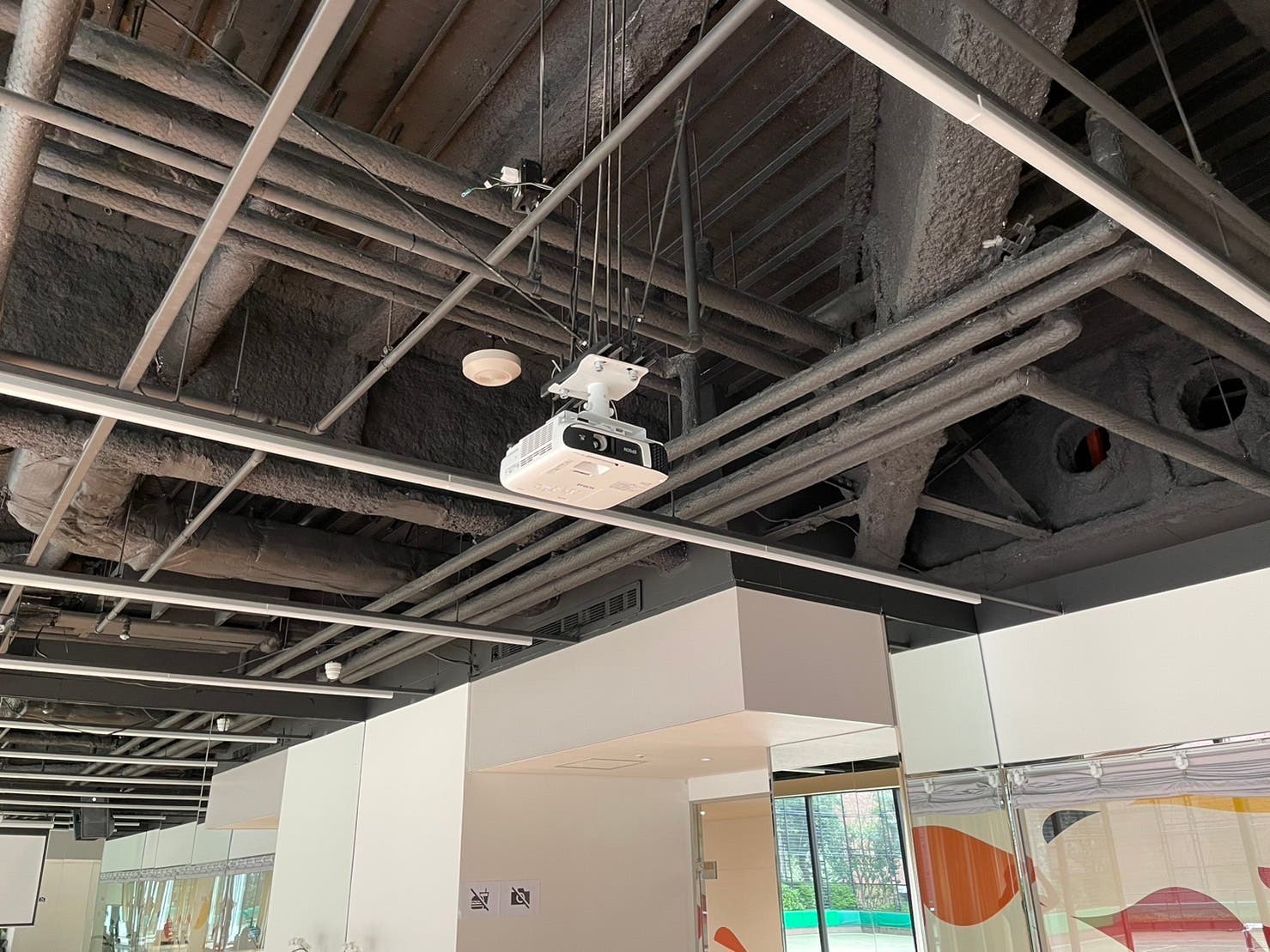 オープン価格★【北品川駅5分/マリオットホテル隣】自然光が入る2面鏡のダンススタジオ/レッスン・オーディション・スクール利用にの写真9