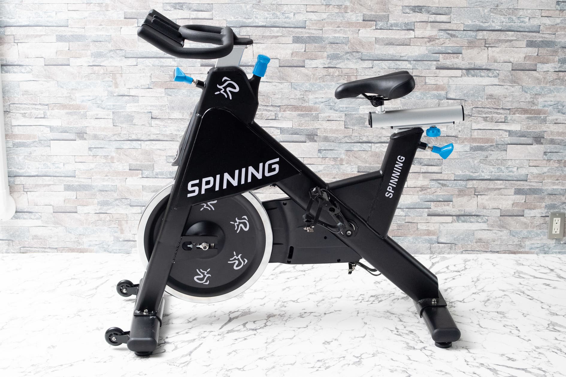 【五反田駅東口 徒歩3分】完全個室・広々34㎡・24時間営業・高品質マシン完備・有酸素マシン完備の写真11