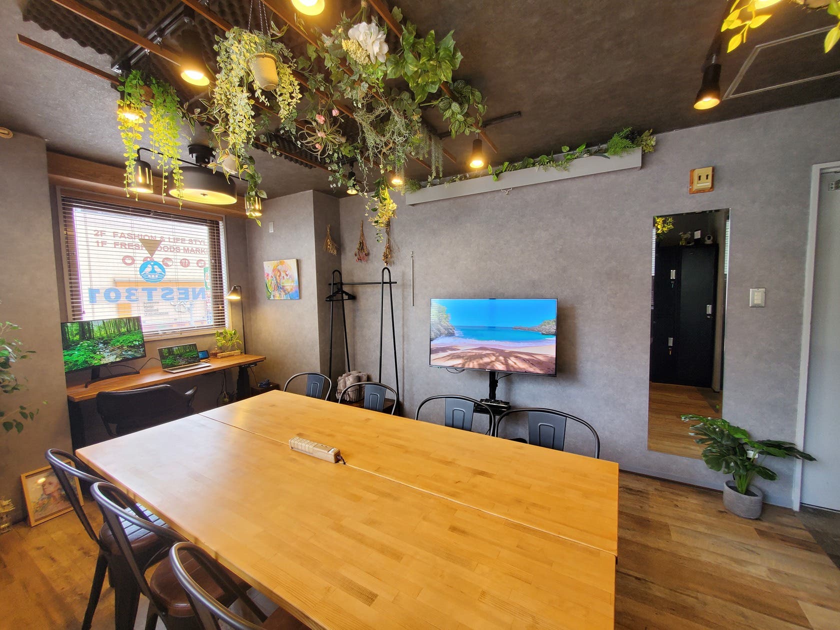 【カフェ風】充実設備🚃北浜5分👢土足OK✨光&有線LAN🪞ミラー🎥プロジェクタ☀二面採光🖥️モニター4台【会議室】の写真5