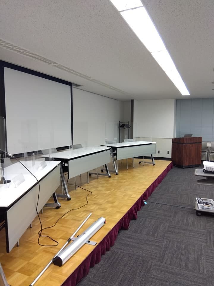 【オンライン配信にも対応】新橋5分の貸会議室228名対応　7階大ホールの写真4