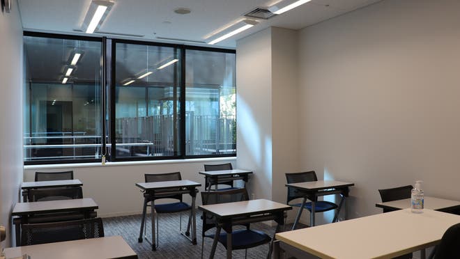 【四ツ谷駅徒歩3分】フロア貸し_全15部屋130名対応!土日限定貸出!試験会場/セミナー/研修に。無料Wi-Fi モニター付きの写真5