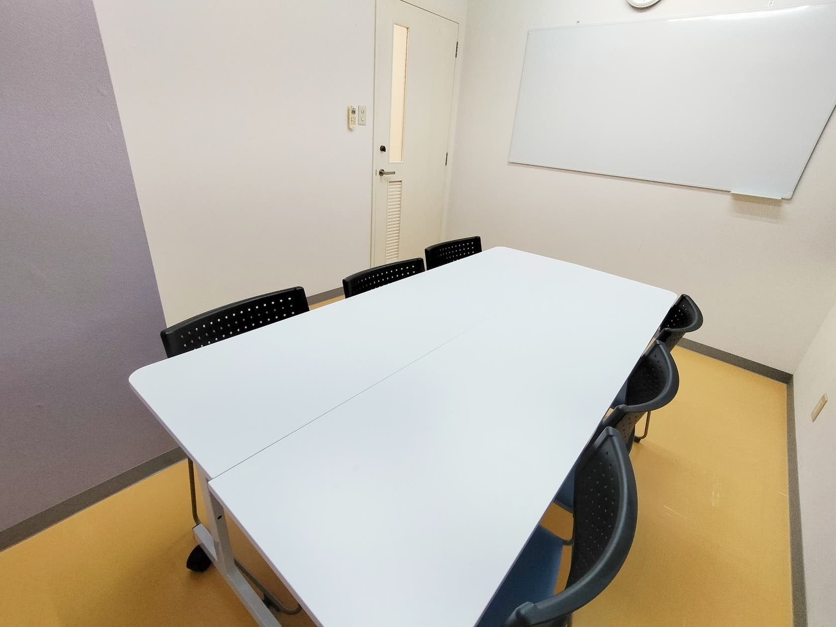 【壺川駅徒歩5分】定員６＋α名！プロジェクター含む備品・高速Wi-Fi無料！旭町102会議室の写真7