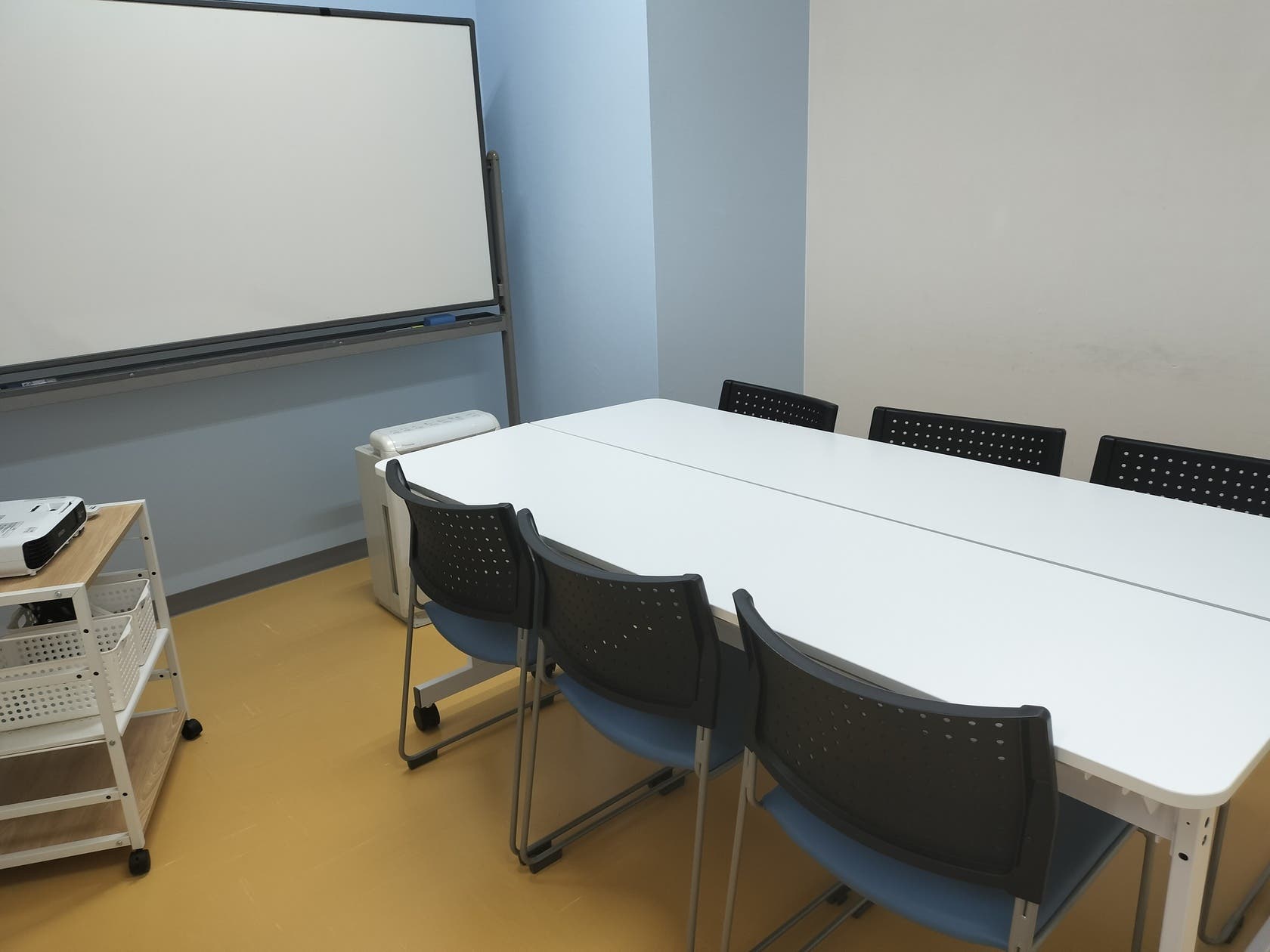 【壺川駅徒歩5分】定員６＋α名！プロジェクター含む備品・高速Wi-Fi無料！旭町102会議室の写真10