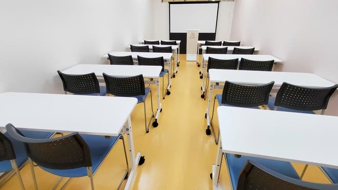 【壺川駅徒歩5分】定員20+α名!プロジェクター含む備品・高速Wi-Fi無料!旭町103会議室の写真1