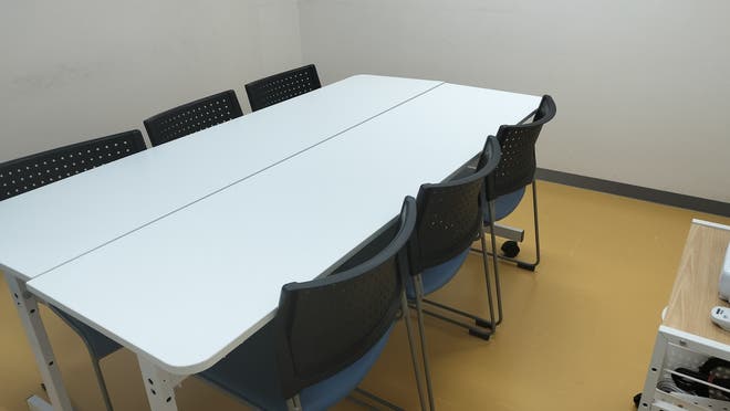 【壺川駅徒歩5分】定員6+α名!プロジェクター含む備品・高速Wi-Fi無料!旭町104会議室の写真4