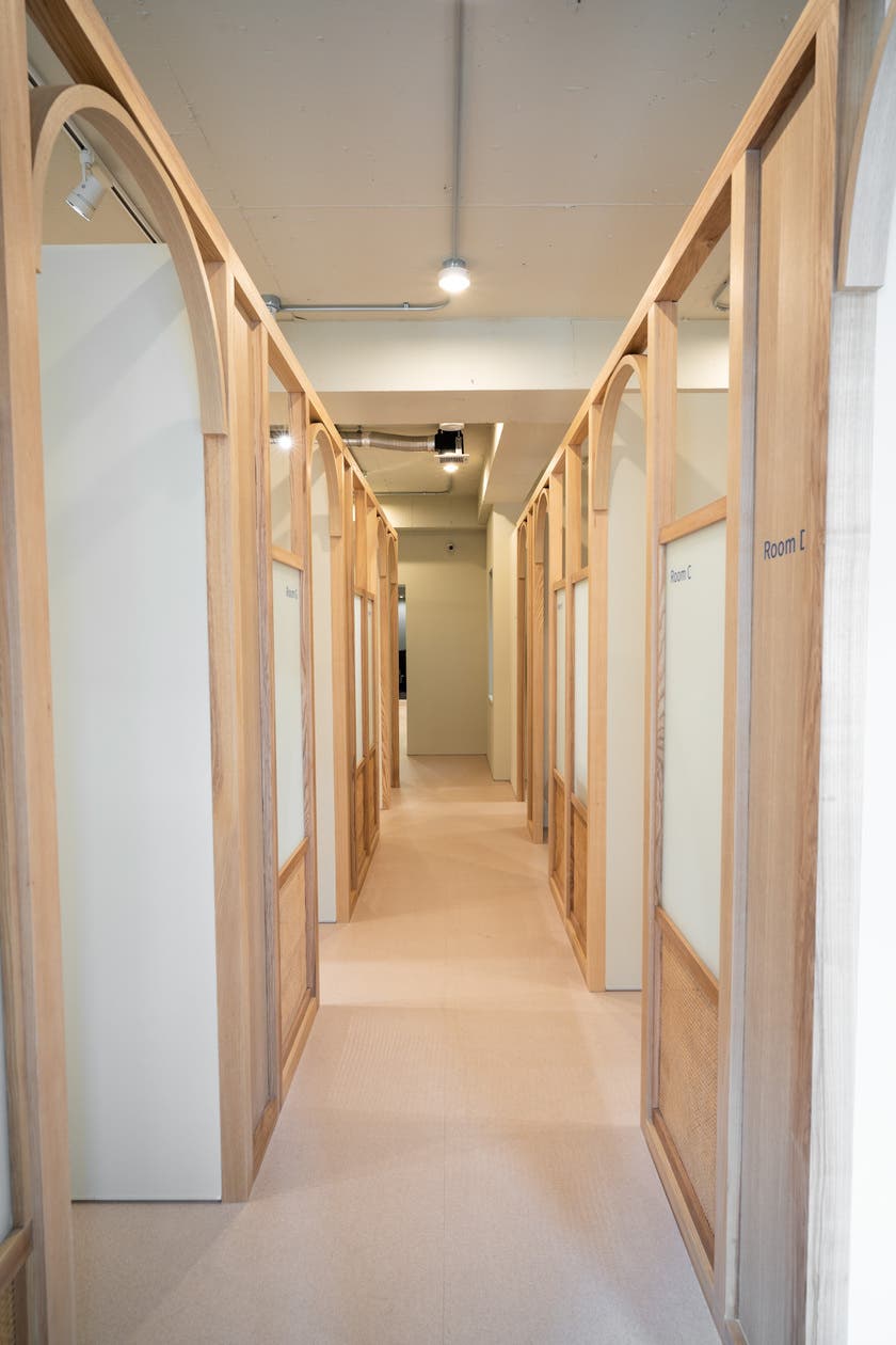 名駅個室カットブース、リアシャンプー台、美容所登録済み、鍵付きロッカーの写真5